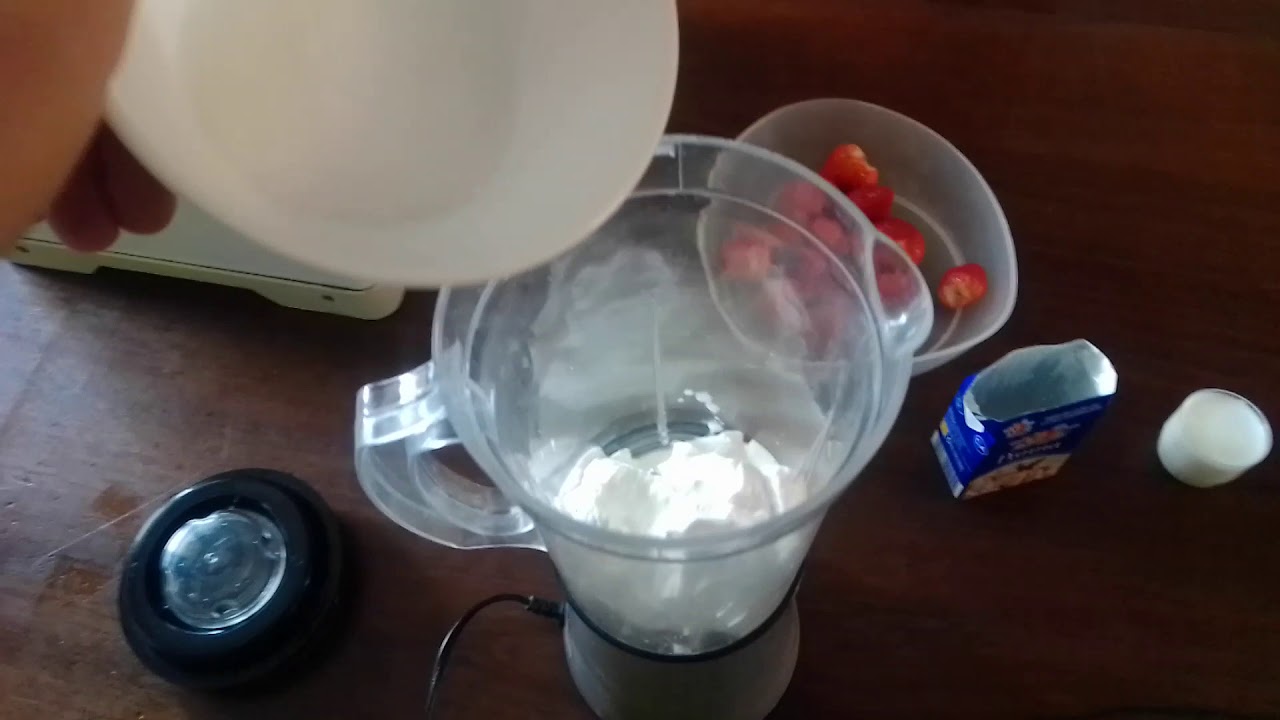 Gelato alla fragola con gelatiera simac 810 - YouTube