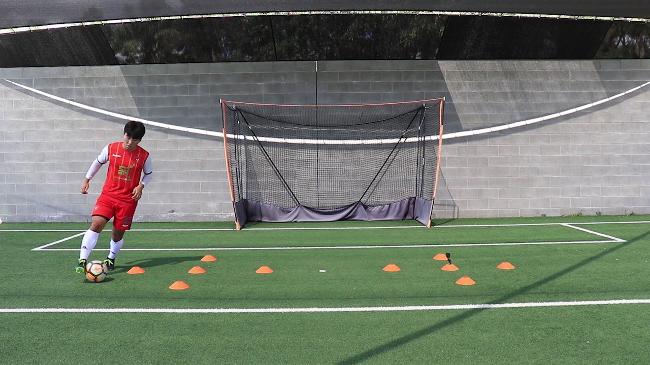 [Junior & Youth Ball Mastery] Step 23 The figure 8 Dribble Inside - YouTube