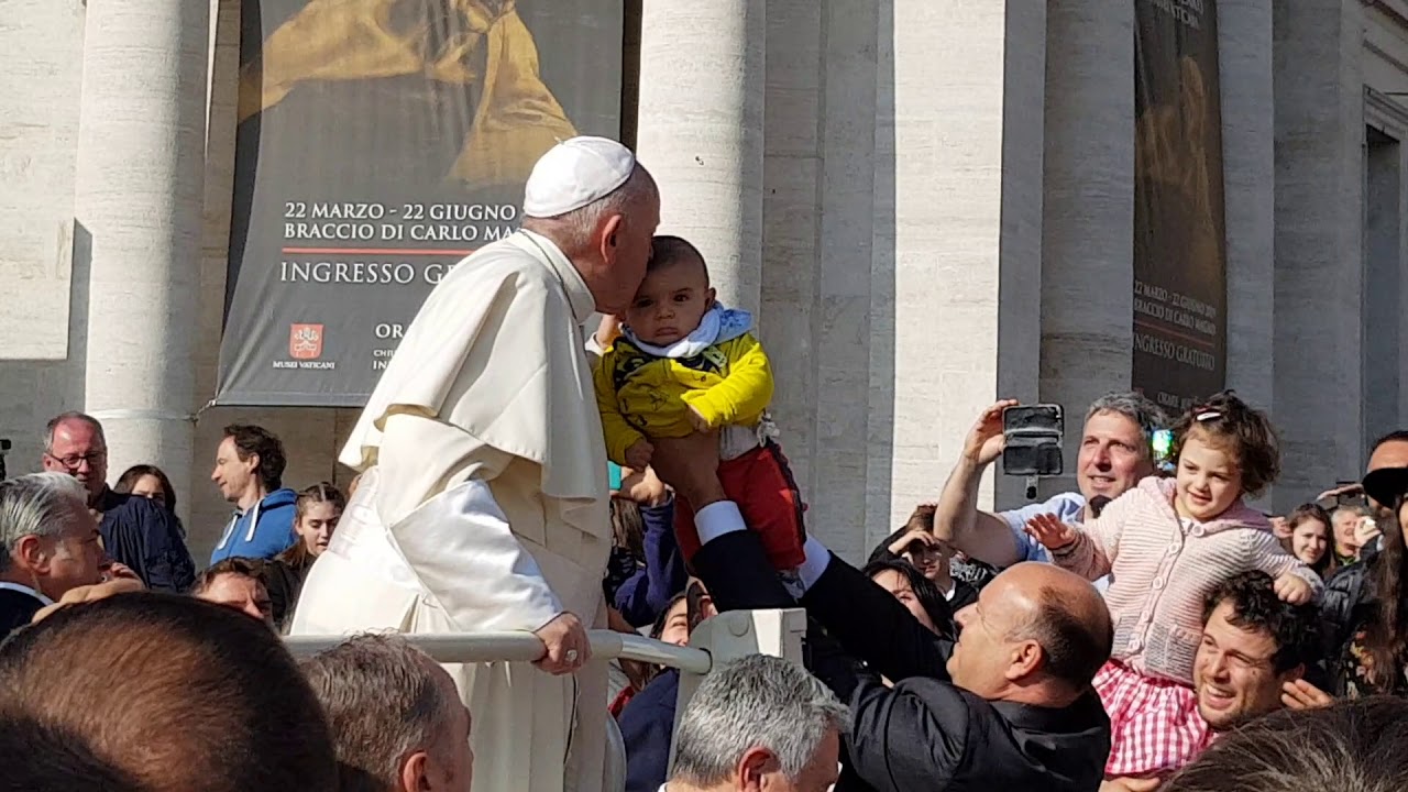 Pope Francis meets people around the Vatican during Holy Wednesday ...