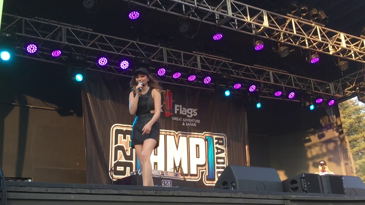 DAYA LIVE AT SIX FLAGS - Concert Vlog - YouTube