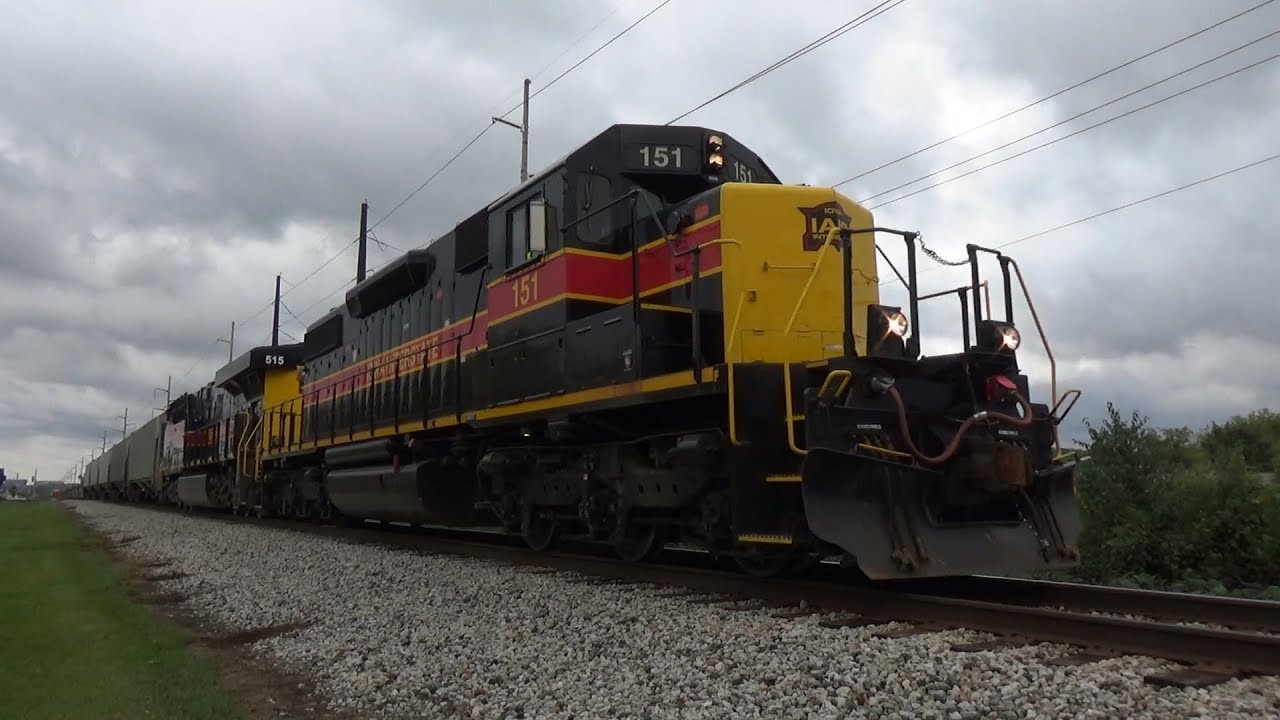 Railfanning Hawkeye Express & BICB - YouTube