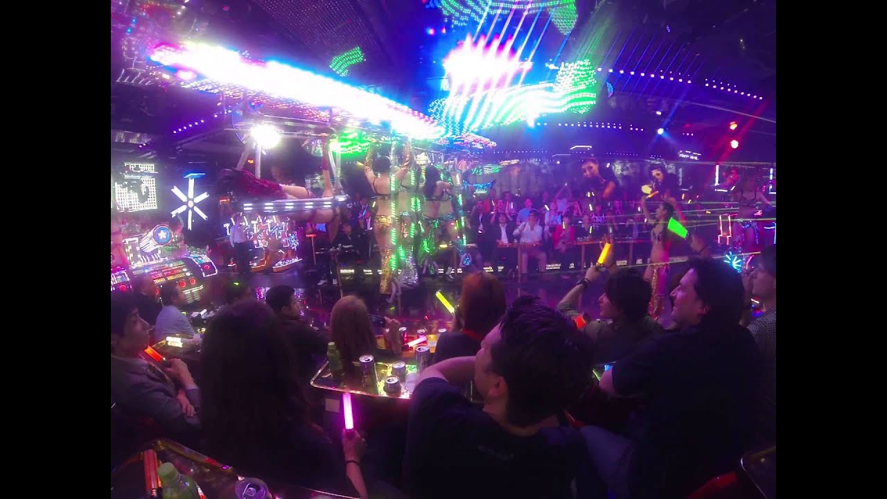 Robot fighting bar - Tokyo Japan - YouTube