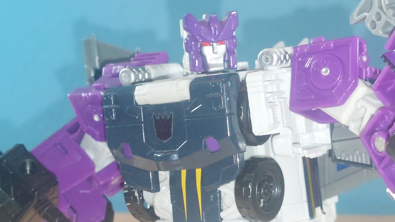 Man, this is a great figure! #Transformers Titans Return Octone (Octane ...