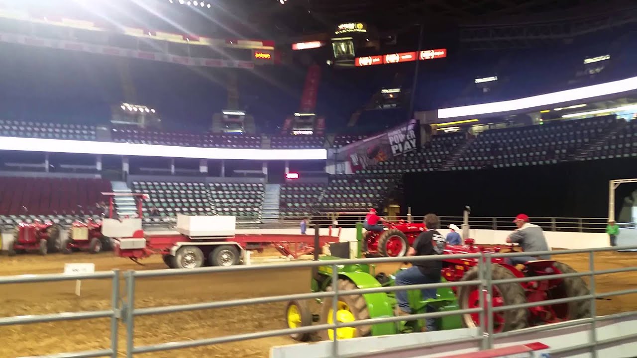 Calgary Stampede 2015 Tractor Pull - YouTube
