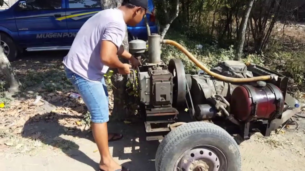 Loading Starting Diesel Engine Dompeng 24 PK - YouTube