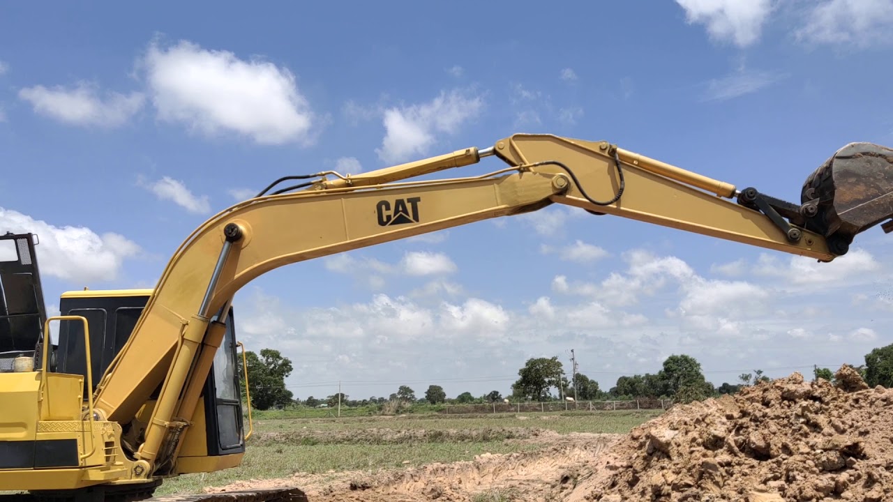 หายากแล้วครับรุ่นนี้ CAT E120 B!! เป็นที่ต้องการของเพื่อนบ้านฝั่งเขมร ...