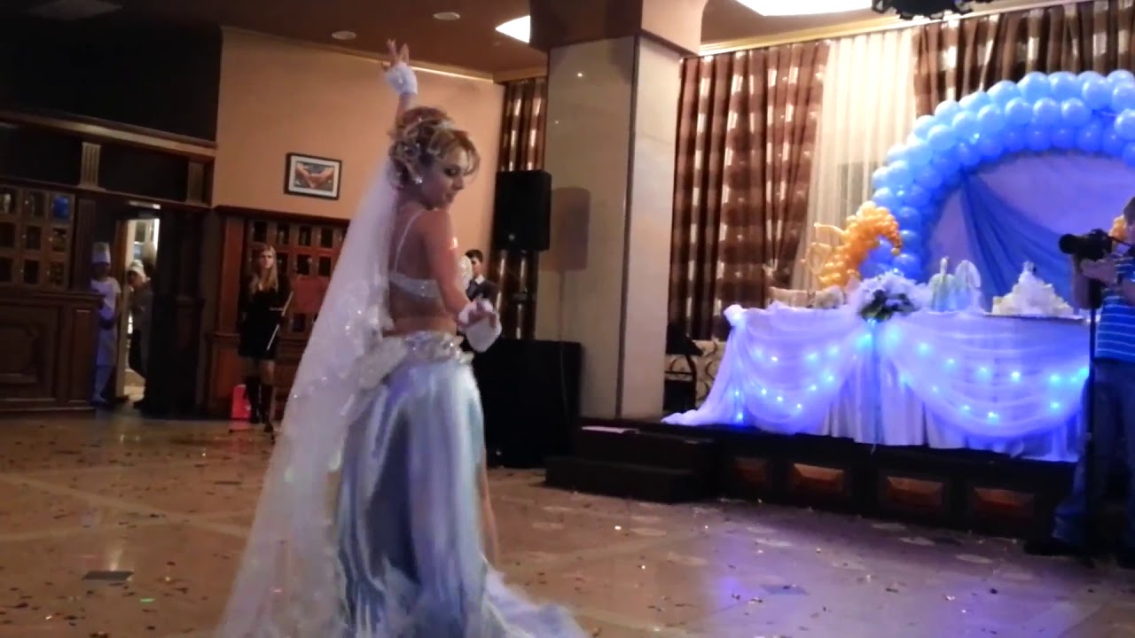 Bride Belly Dancing With Bare Feet On Crystal Glasses Groom Is Crying With Happiness Youtube