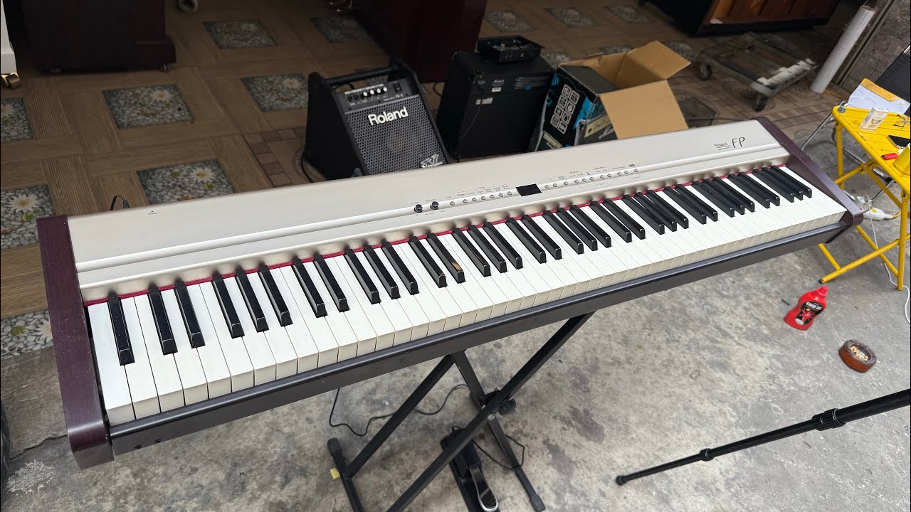 Roland FP3 | Giá rẻ Piano đầu câm chuyên nghiệp - YouTube