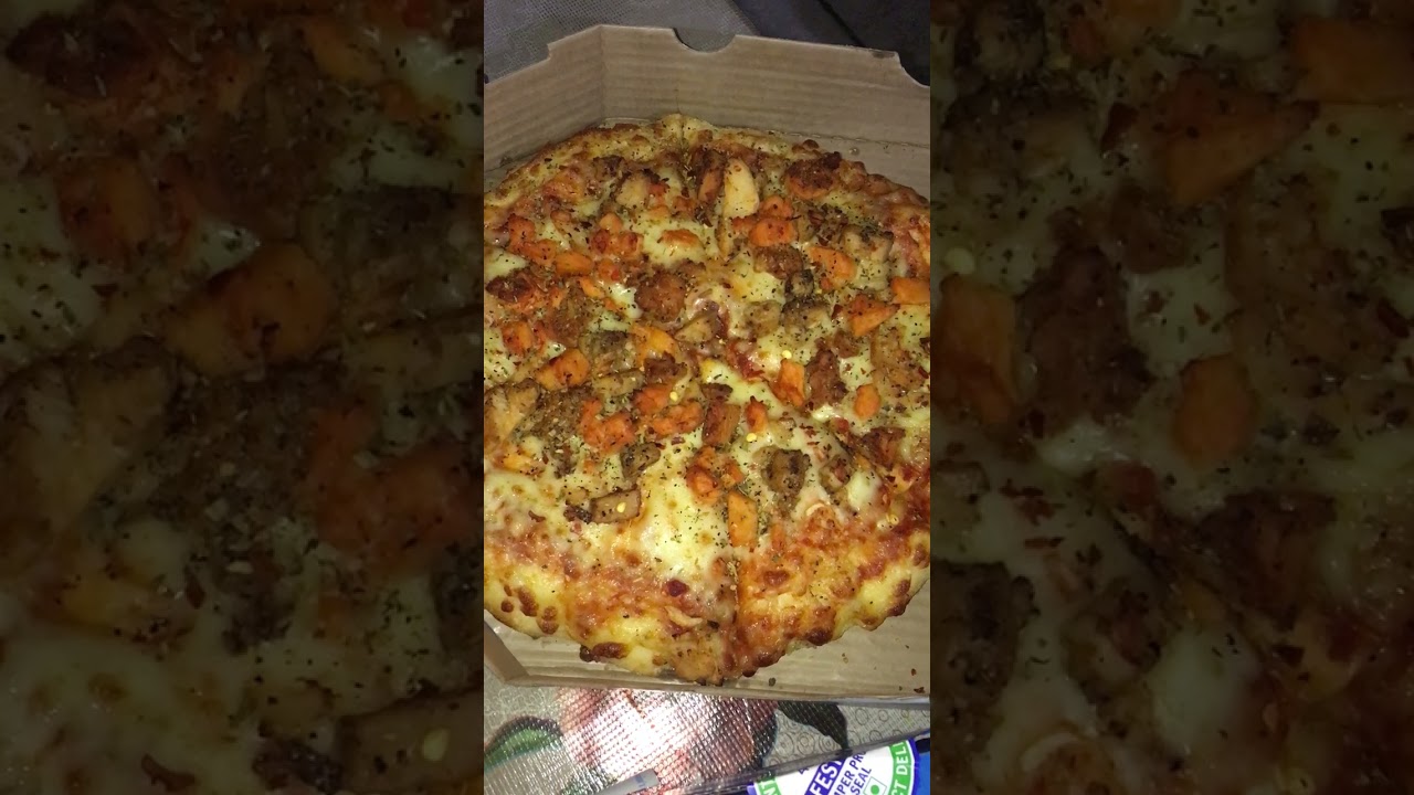 Chicken Dominator pizza | Cheese burst pizza #shorts #dominospizza # ...