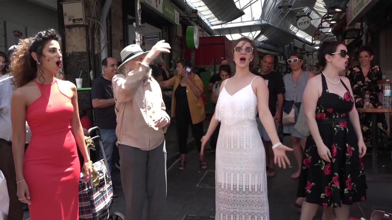 Israeli opera singers performing in Mahane Yehuda Market - YouTube