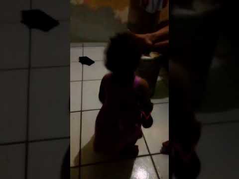 Minha netinha dançando fuleragem