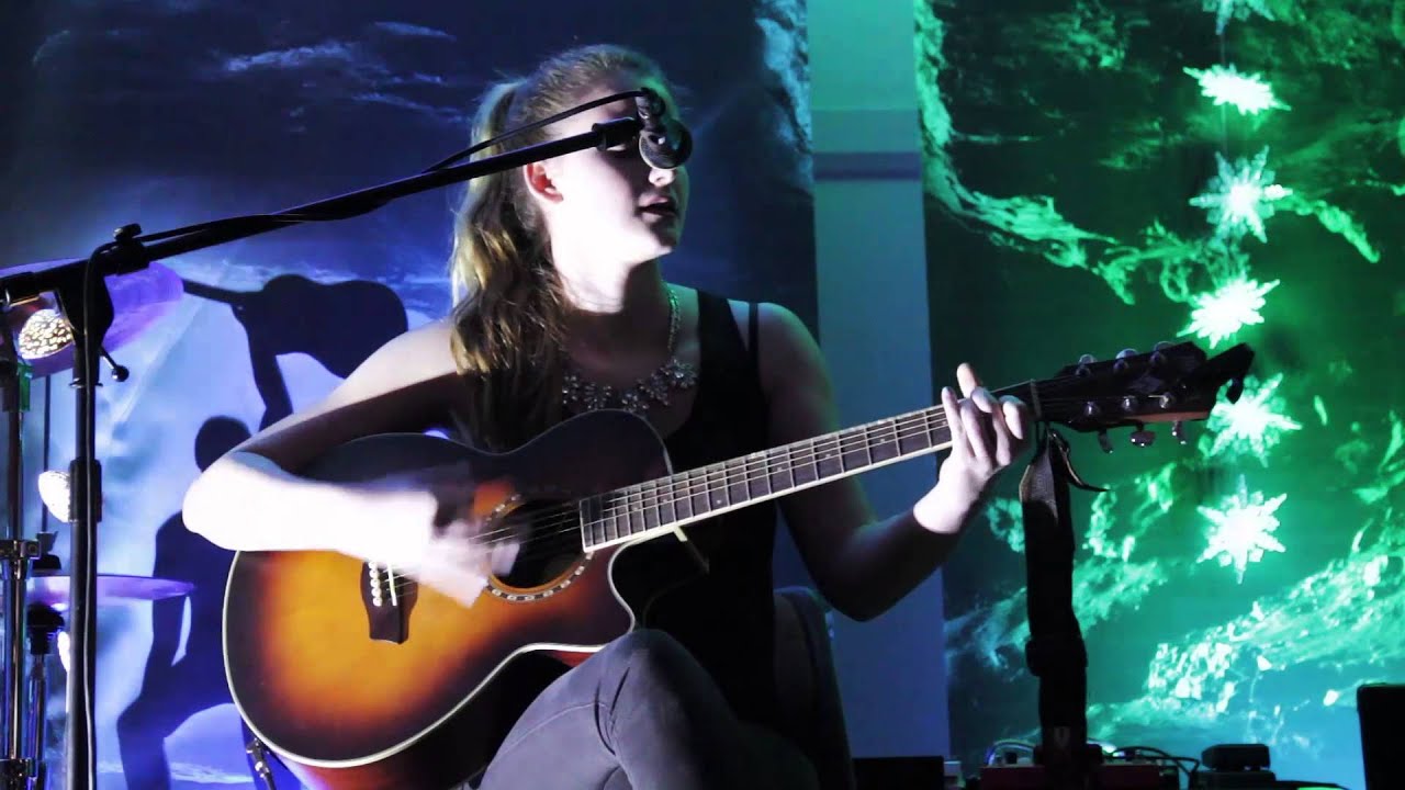 Robyn Wilson - Travel the World (Live) HD - YouTube