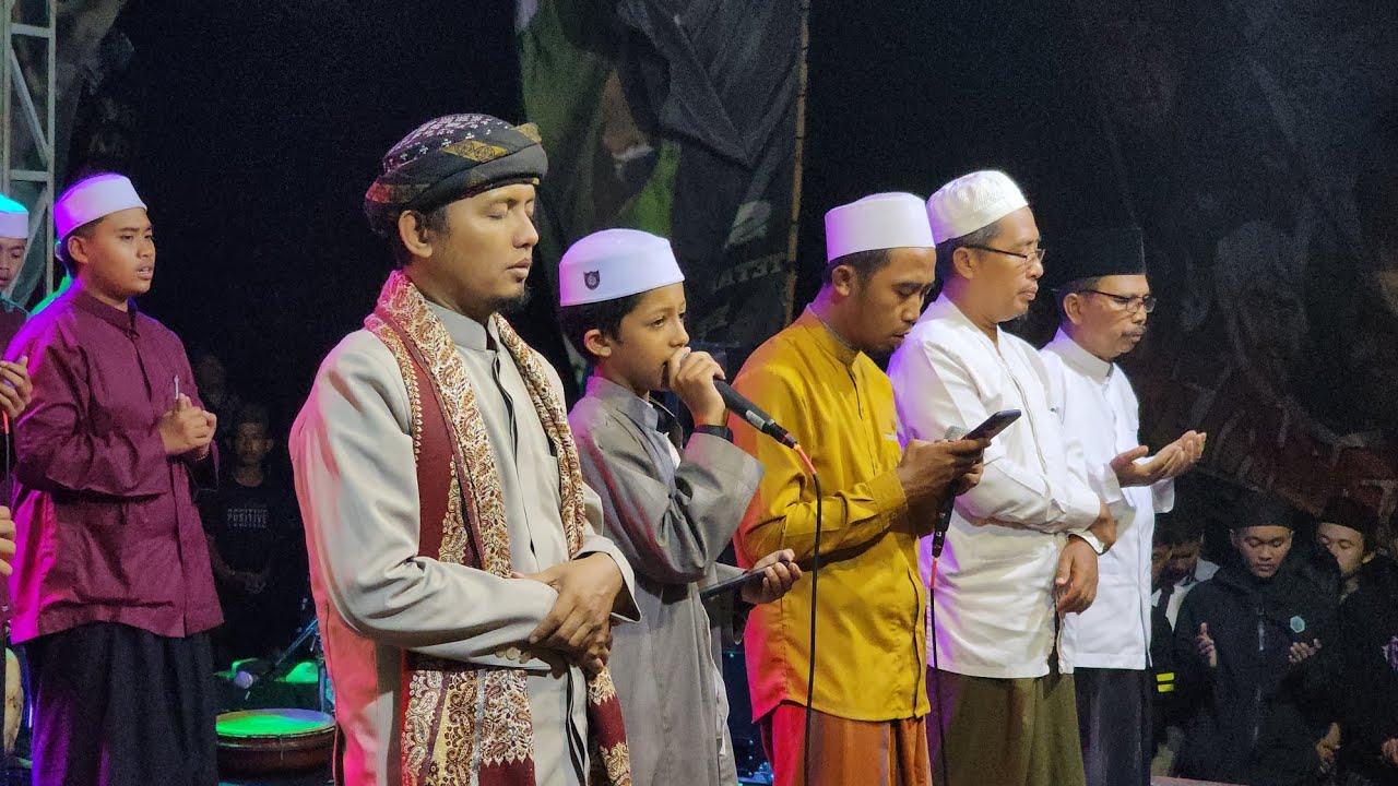 AL BADAR BERSHOLAWAT BERSAMA SAYYID HAIDAR AL HADDAR DALAM RANGKA ...