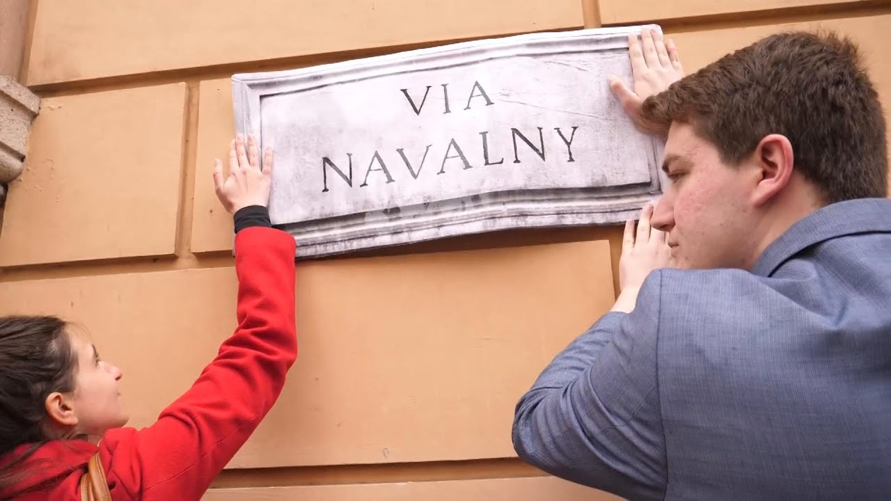 Protesters 'rename' street in Rome housing Russian embassy in honor of ...