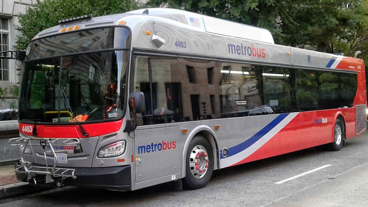 WMATA Metrobus 2019 New Flyer XD40 #4463 and 2006 New Flyer D40LFR ...