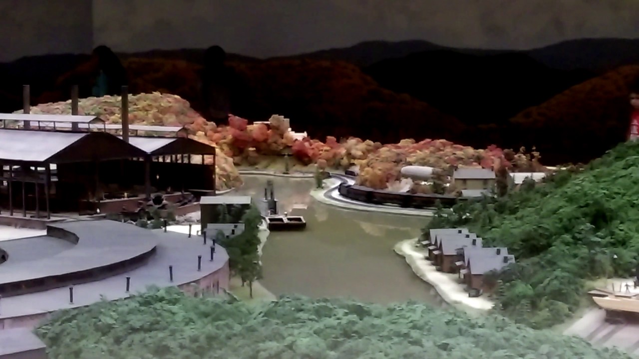 Train layout at the Carnegie Science Center in Pittsburgh - YouTube