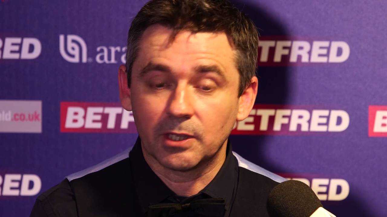 Alan McManus beats John Higgins in the Betfred World Snooker ...