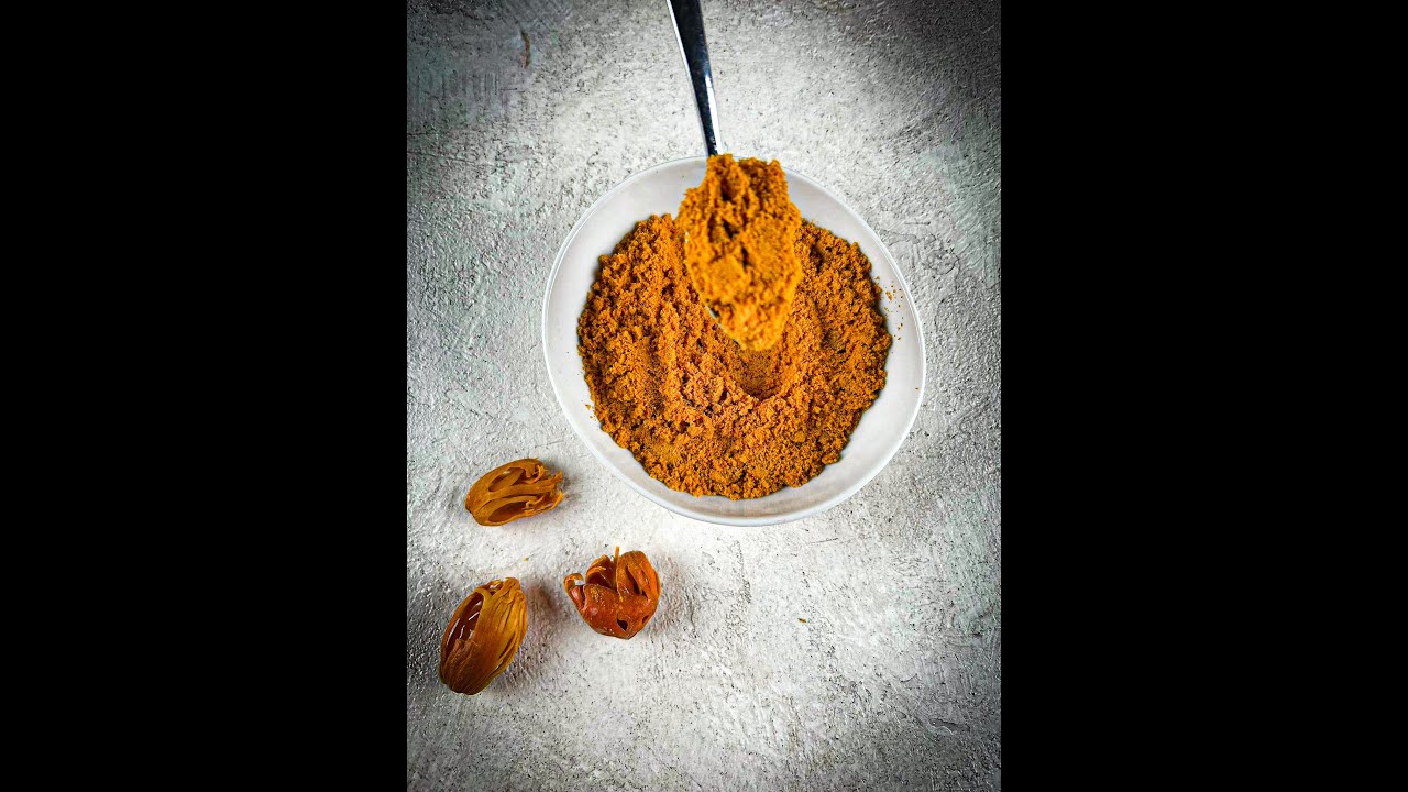 Quick 2-Minute Homemade Javitri Powder - YouTube