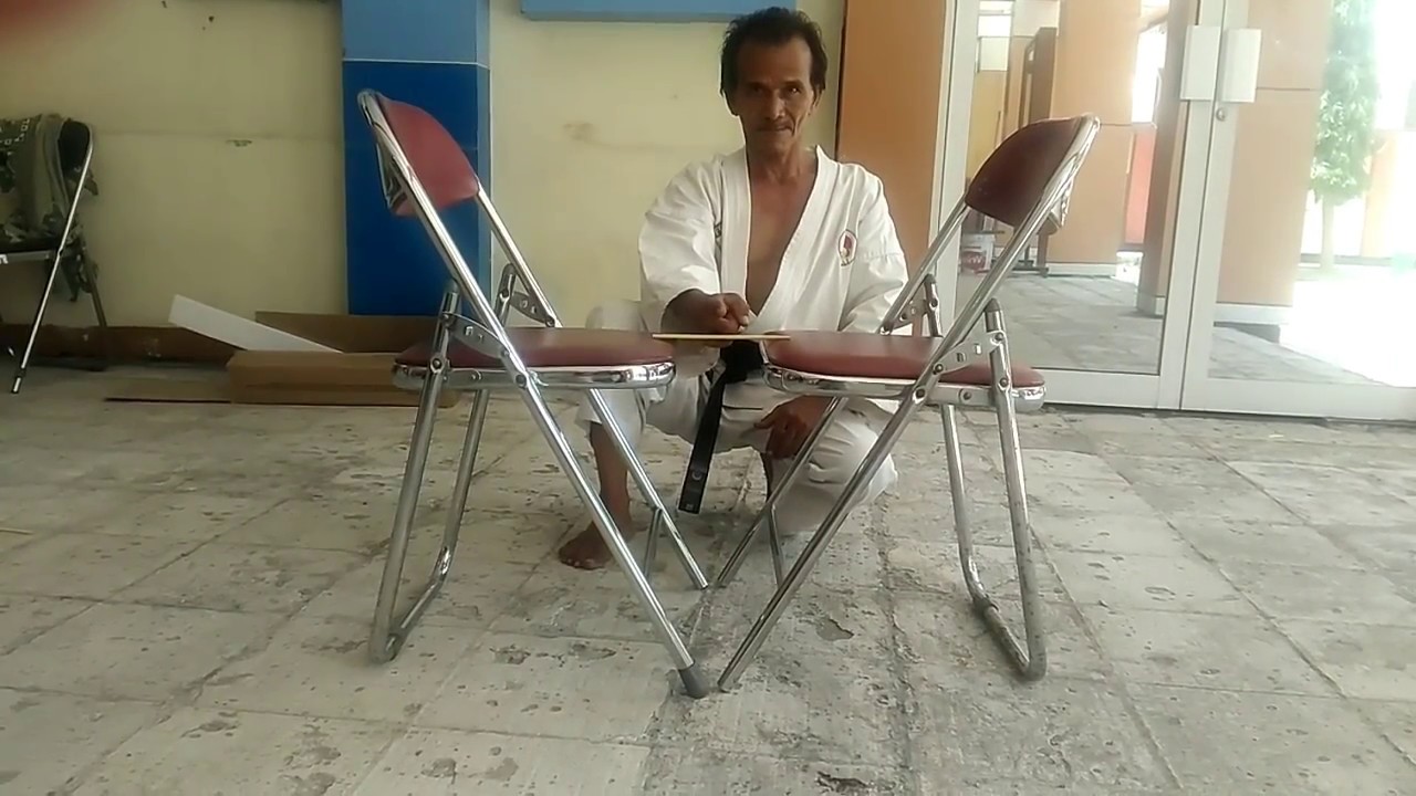 IPPON NUKITE (ONE FINGER SPEAR HAND) DEMONSTRATION By Indra Gunawan ...