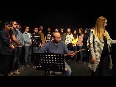 BAĞLAMA ÇALARKEN KORKAN ADAM🎵🎵