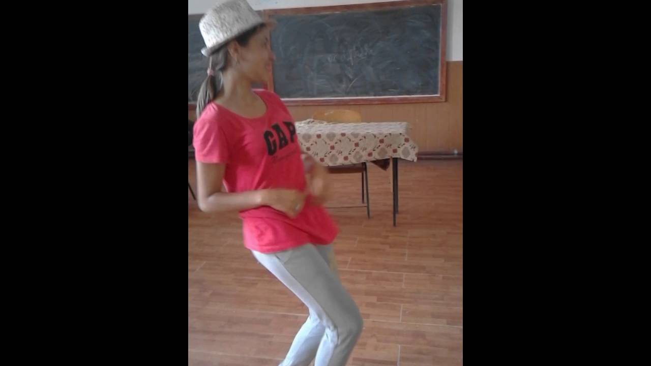 Dansatoarea anului - YouTube