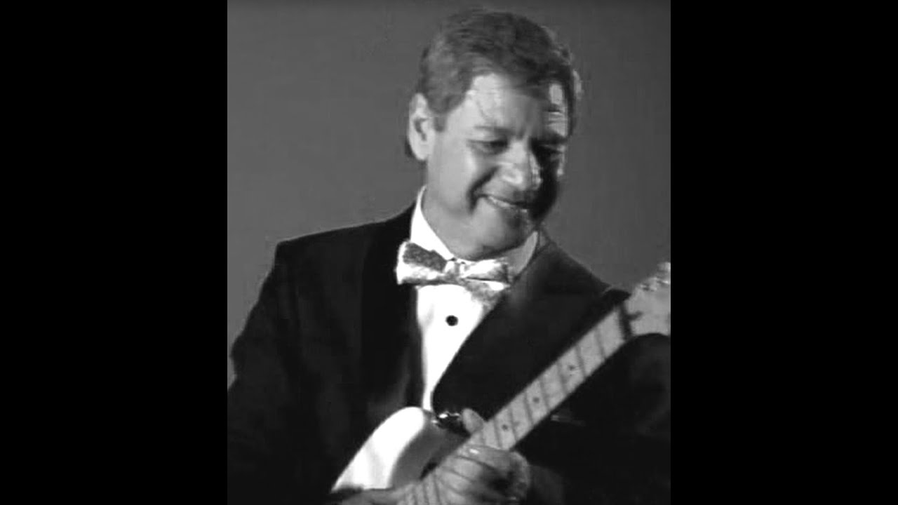 Poquita Fe Bobby Capó por Carlos Jara y su Guitarra - YouTube