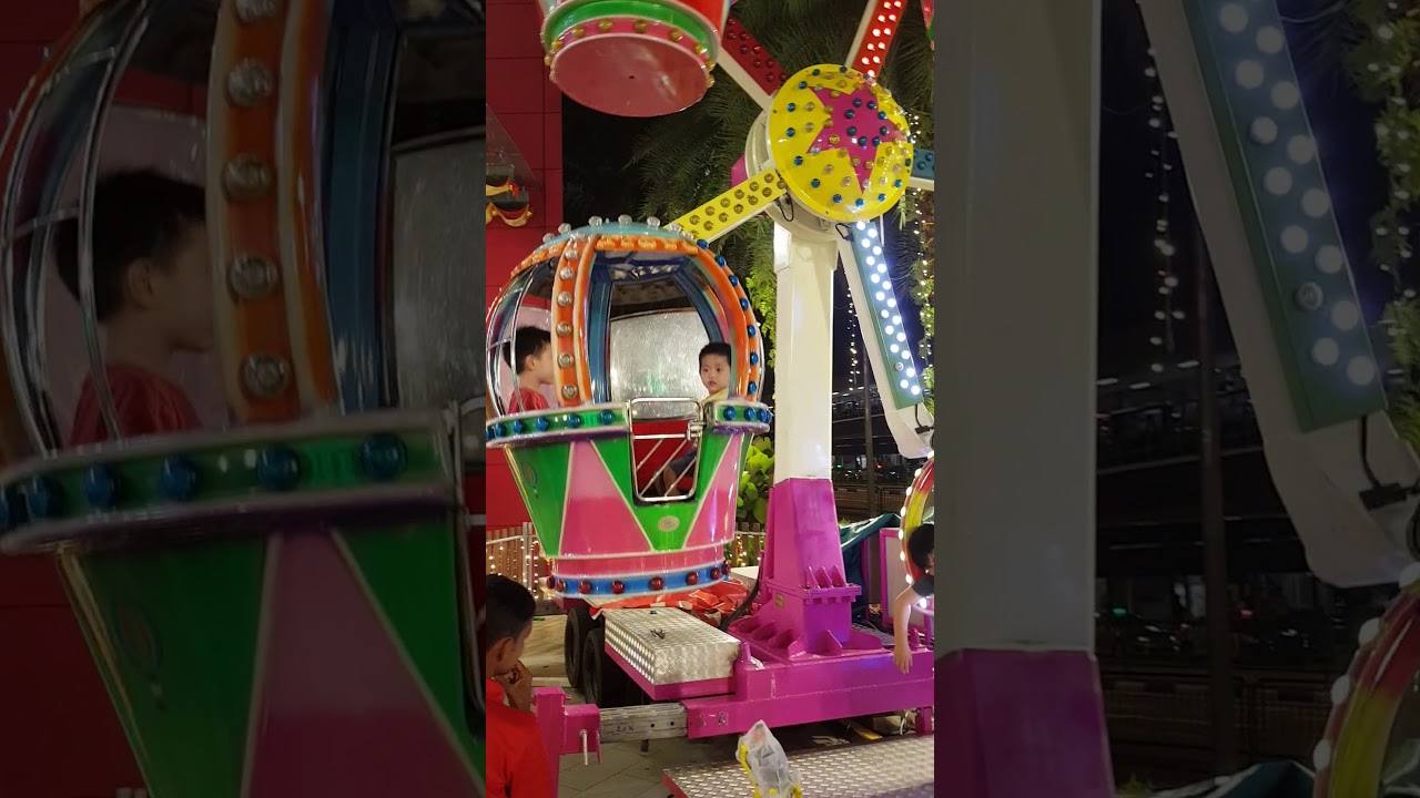 Carnival Balloon Wheel Ride - YouTube