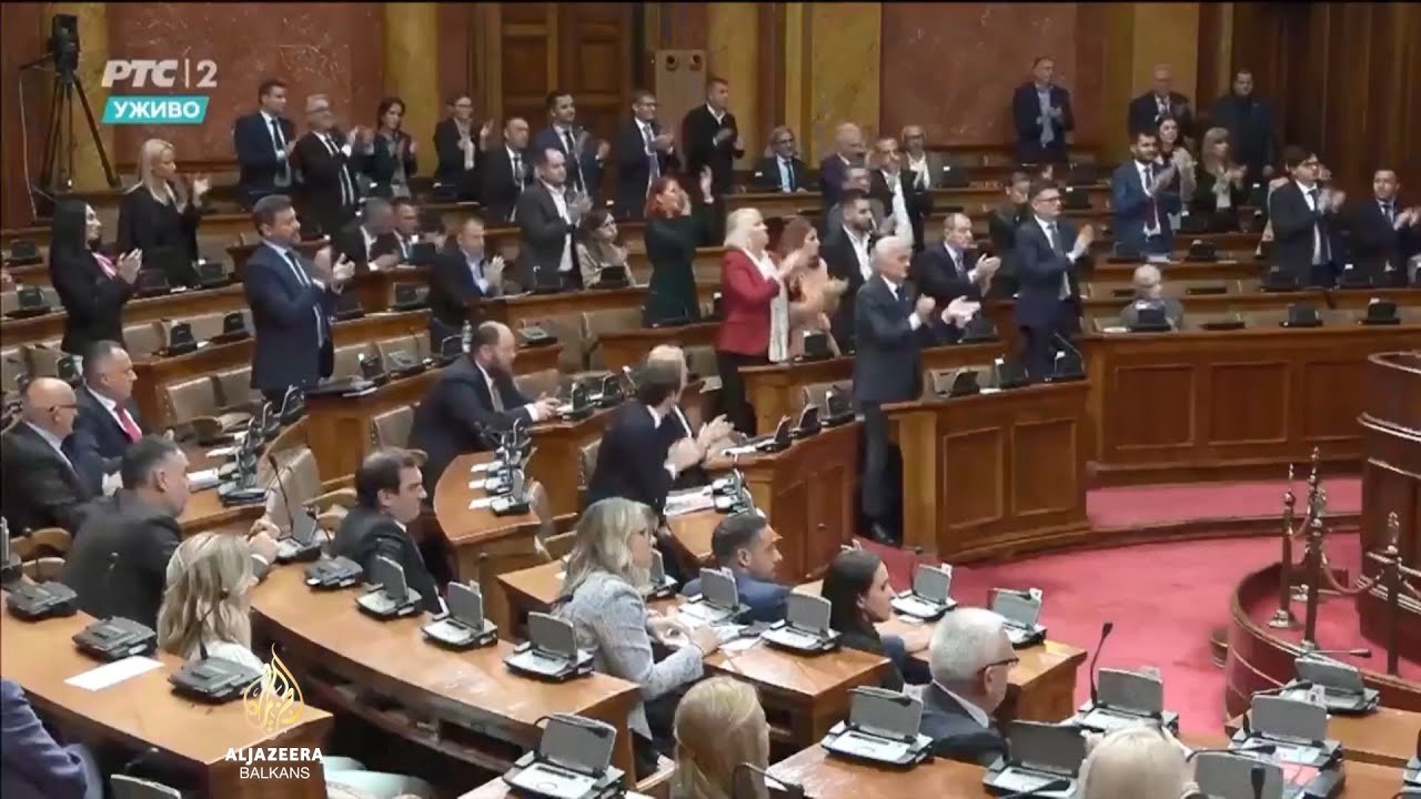 Parlament Srbije, usvajanje zakona uz psovke i prostačenja - YouTube
