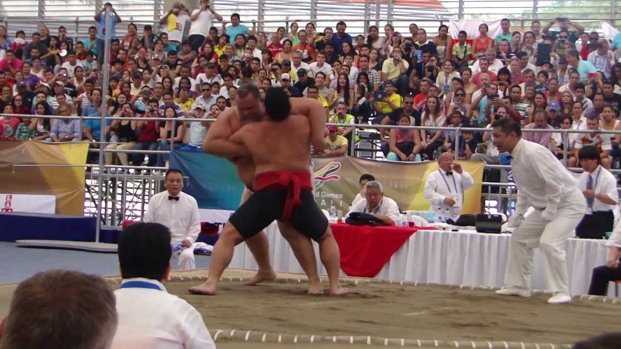 TWG2013Cali Kelly Leo GNEITING vs Ricardo AOYAMA Sumo - YouTube