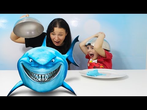 Gerçek yemek Jelibon yemeğe karşı KÖPEKBALIĞI SHARK Gummy vs real food Candy challenge