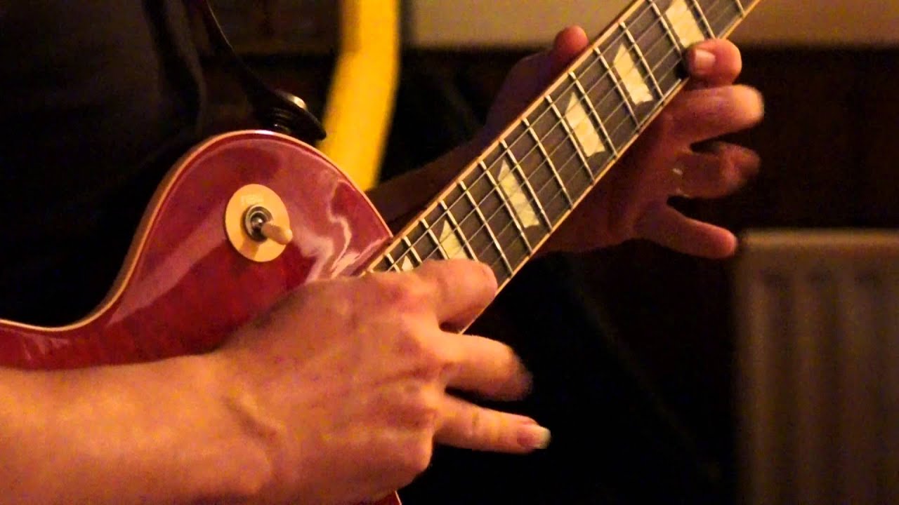 PAUL STENTON PLAYING HOTEL CALIFORNIA WITH WILLIE AUSTEN - YouTube