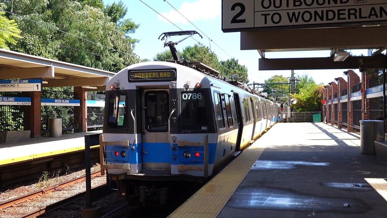 MBTA Subway "The T" : Wonderland Bound Siemens 0700-Series Blue Line ...