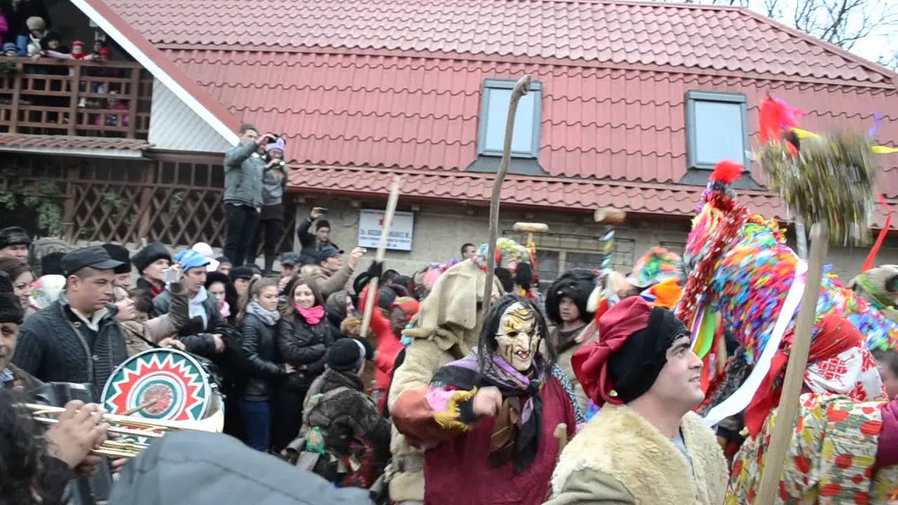 Capra de la Caraclau - 2 - Comuna Barsanesti - 2014 - YouTube