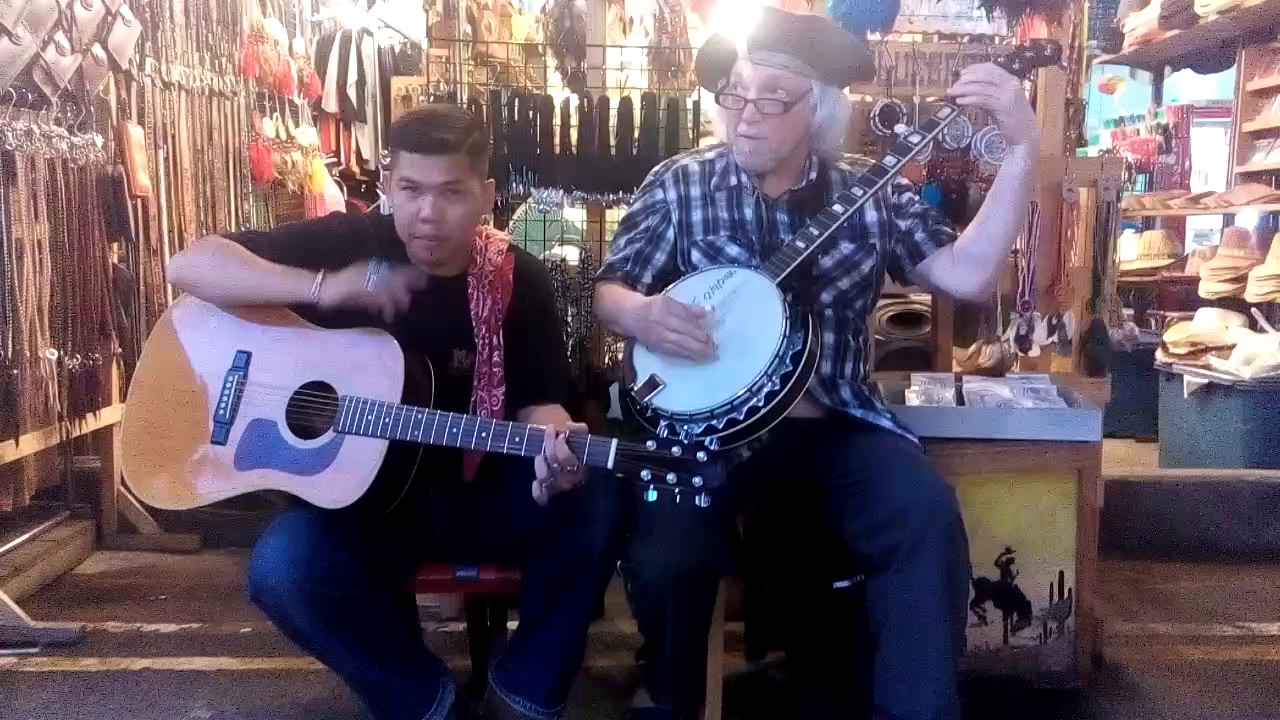 Duelling Banjos , my first banjo jam ever at Chatuchack market in ...