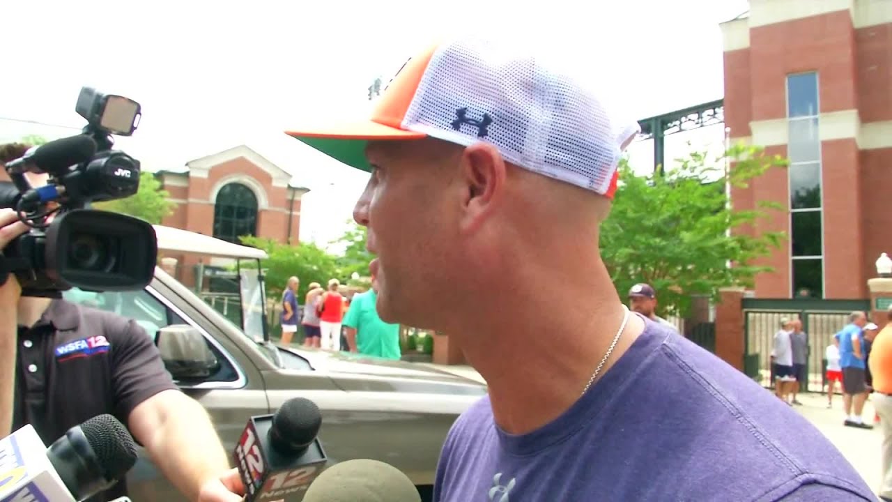 Tim Hudson speaks after joining Auburn staff - YouTube