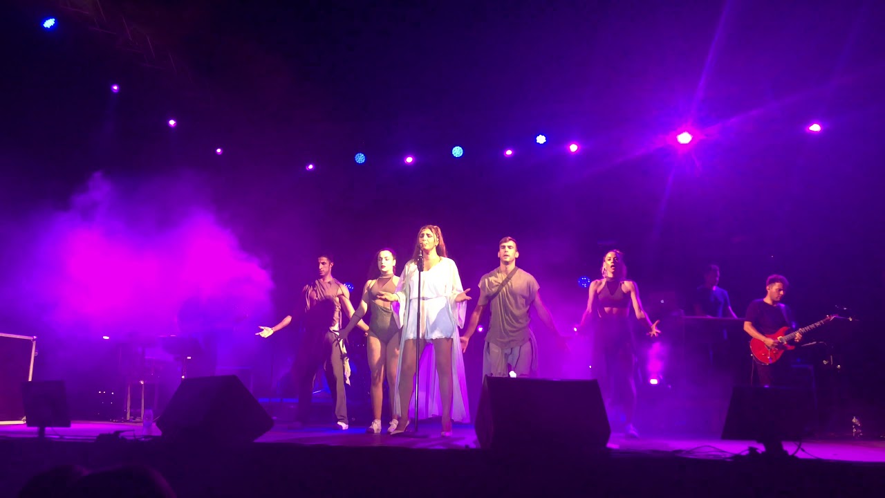 Έλενα Παπαρίζου - What About Us (Live @ Fanari Festival, Κομοτηνή ...