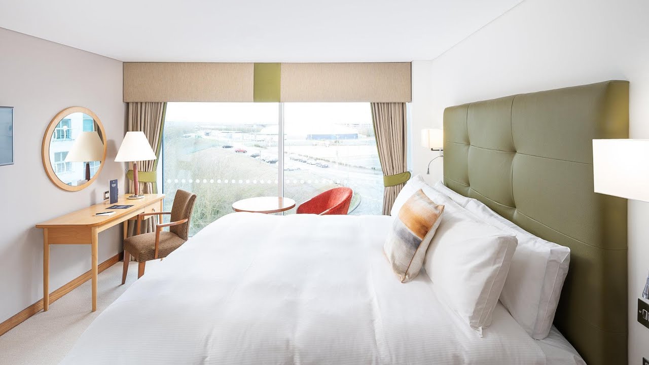 voco Reading, United Kingdom - YouTube