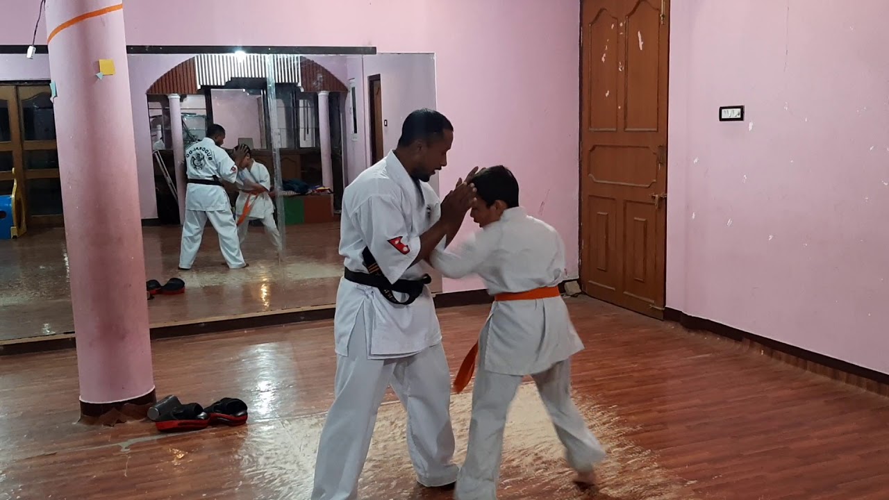 Teaching fight Techniques - YouTube