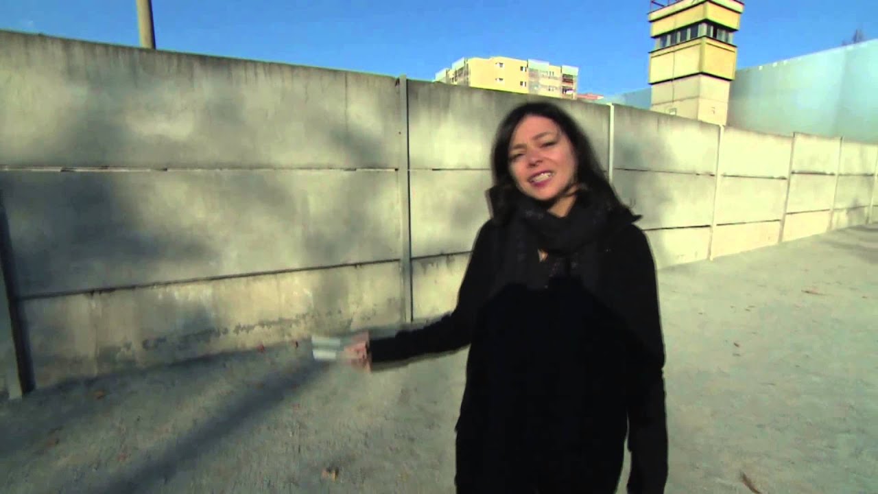 CBC's Nahlah Ayed at the Berlin Wall - YouTube