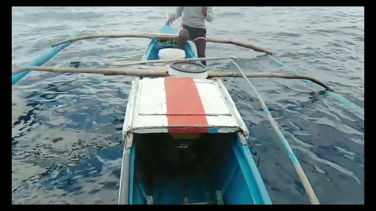 Solo fishing...panghuhuli ng galunggong - YouTube