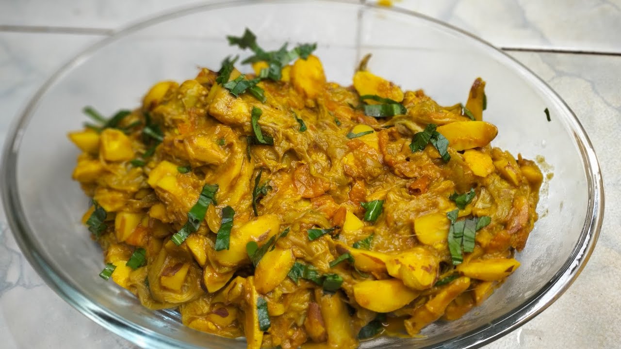 কচুর লতি দিয়ে শুটকি মাছ রেসিপি/kochur loti diye chingri macher shutki ...