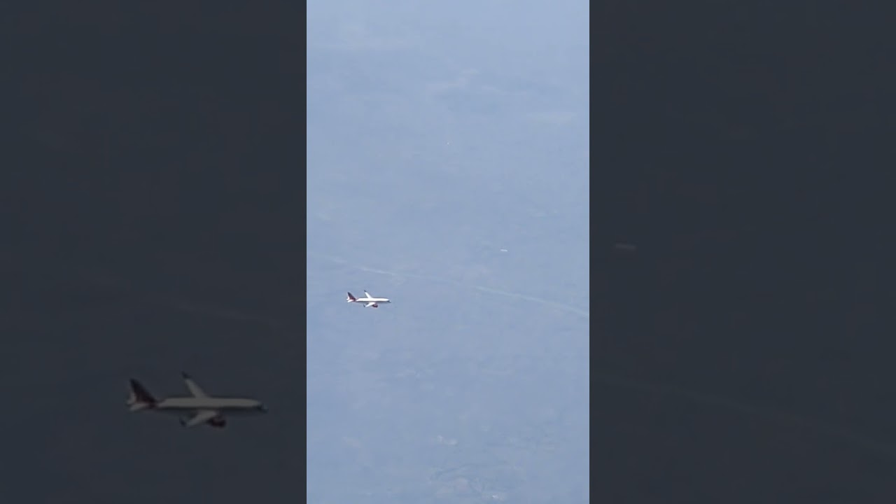 Flights travelling in parallel - YouTube