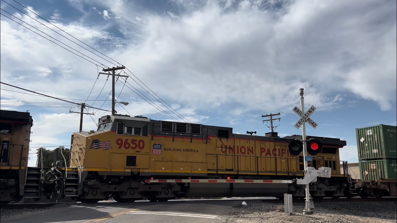 UP 5612 Intermodal Stack Train With Mid-DPU South - Kiernan Avenue Railroad Crossing, Salida CA ...