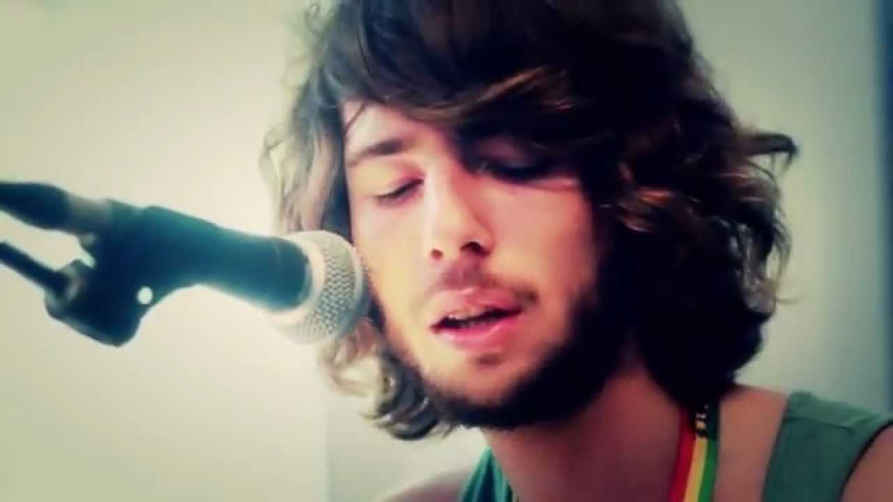 Sam Garrett - 'Memory Lane/One Love' - Dropout Live | Dropout UK - YouTube