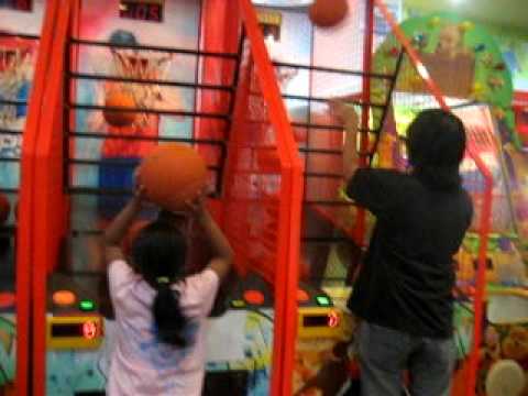 Basketball shooting game...Timezone - YouTube