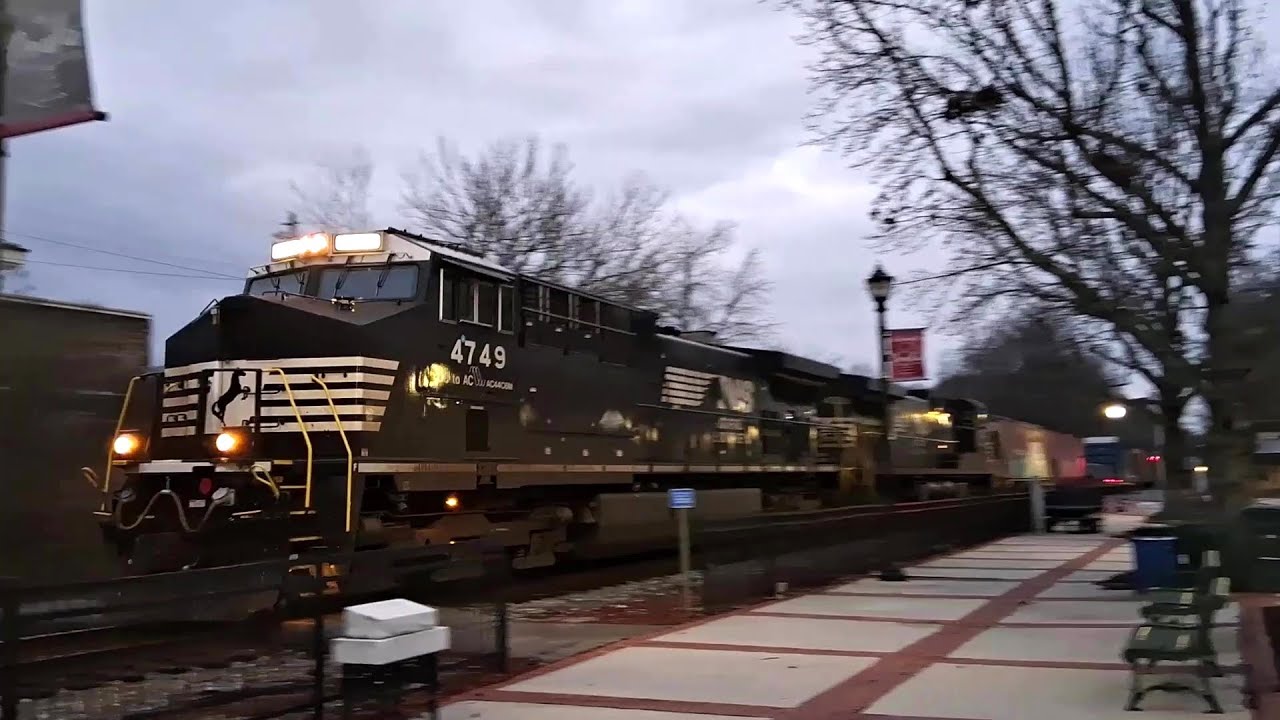 "Ground Rumbling Roll by" Norfolk Southern #4749 - #242 / Speedy ...