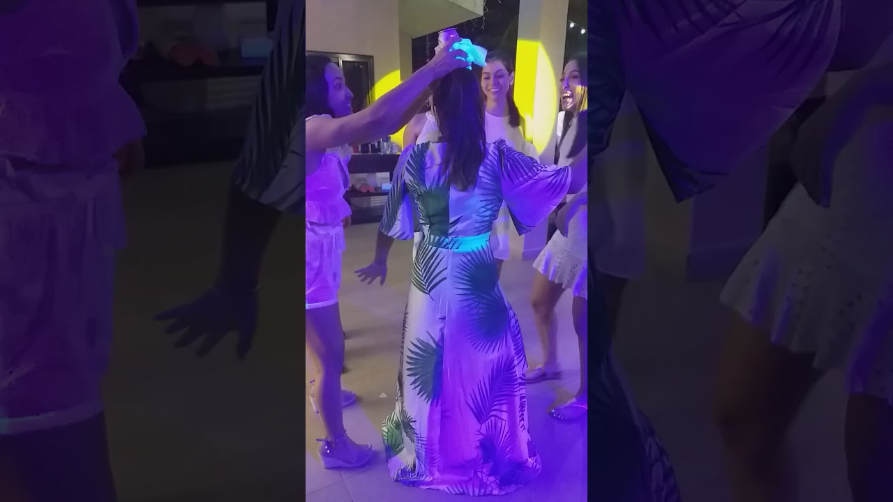 Las chicas disfrutando la mejor música chichera al ritmo de chicheros ...