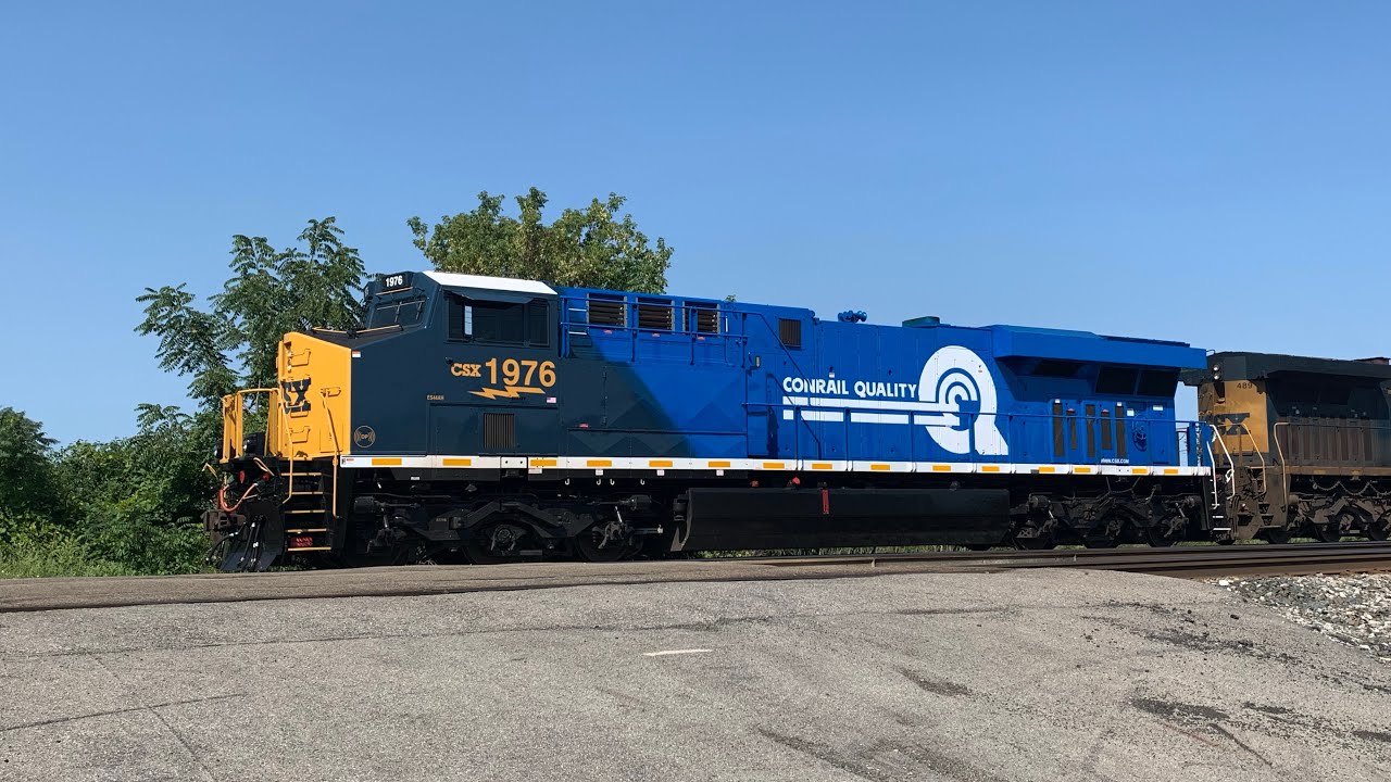 CSXT 1976 (Conrail heritage) leading mixed freight through Depew ...