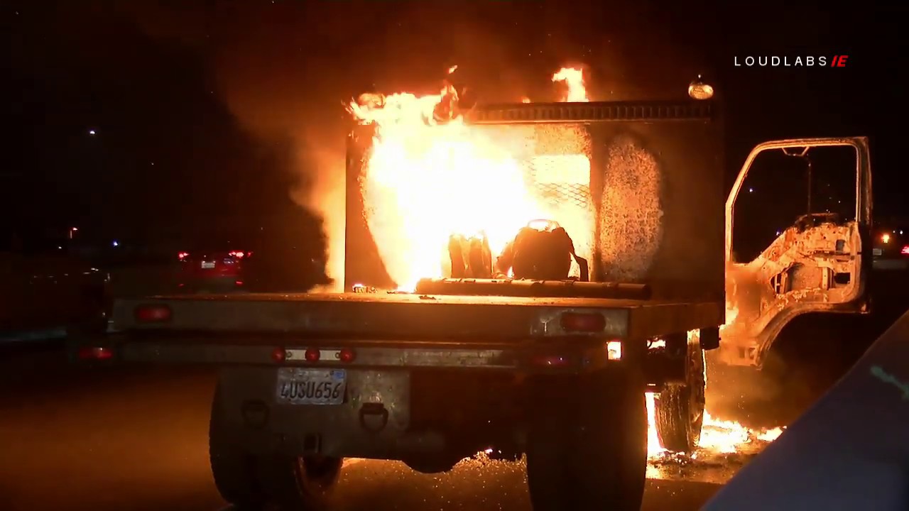 Work Truck Fire on 215 / Highgrove 6.9.19 - YouTube