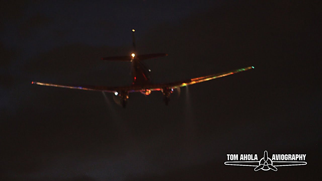 DC-3 Night flight - YouTube